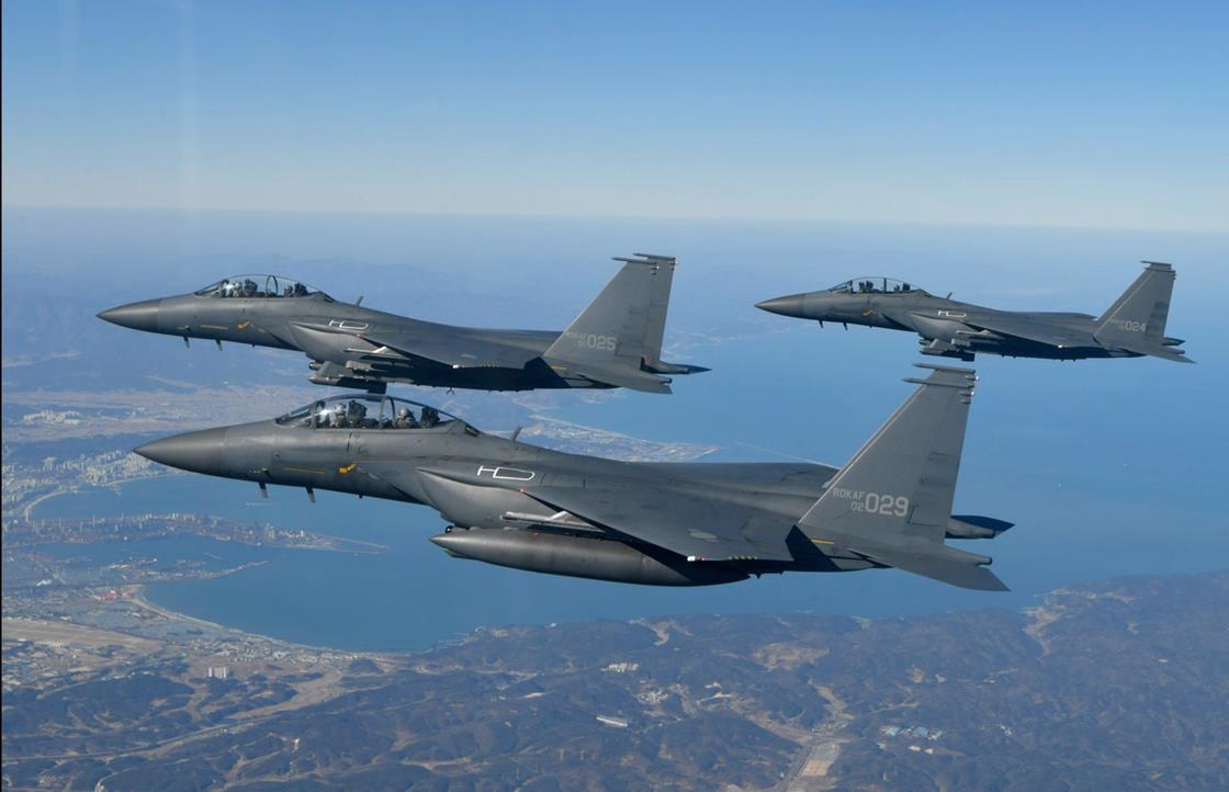South Korea to upgrade F-15Ks; buy more tankers | News | Flight Global