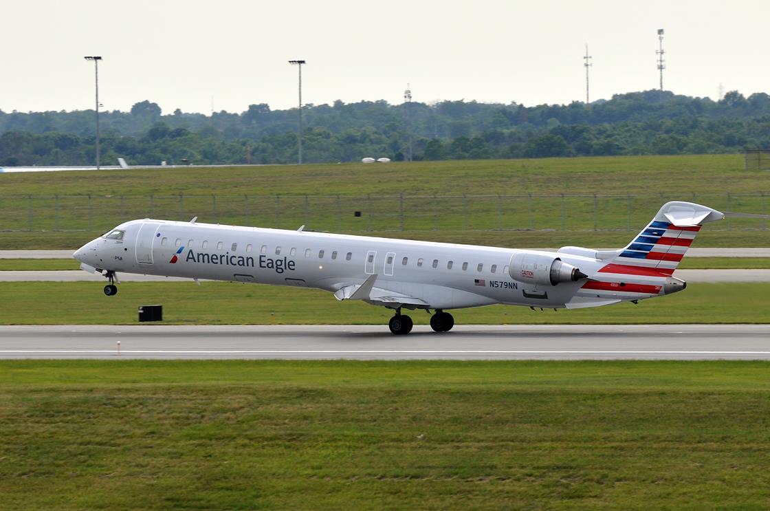 PSA Airlines CRJ700 disappeared from flight-tracking website one-half ...