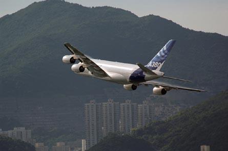 PICTURES: Airbus A380 arrives at Asian Aerospace without wingtip fences ...