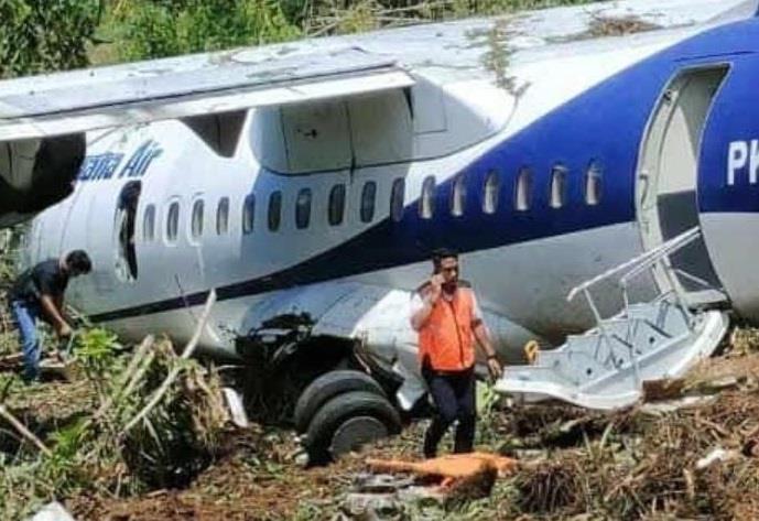 Runway excursion during take-off badly damages Trigana ATR 42-500 ...