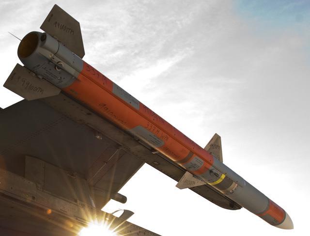 Raytheon resolves AMRAAM production issues | News | Flight Global