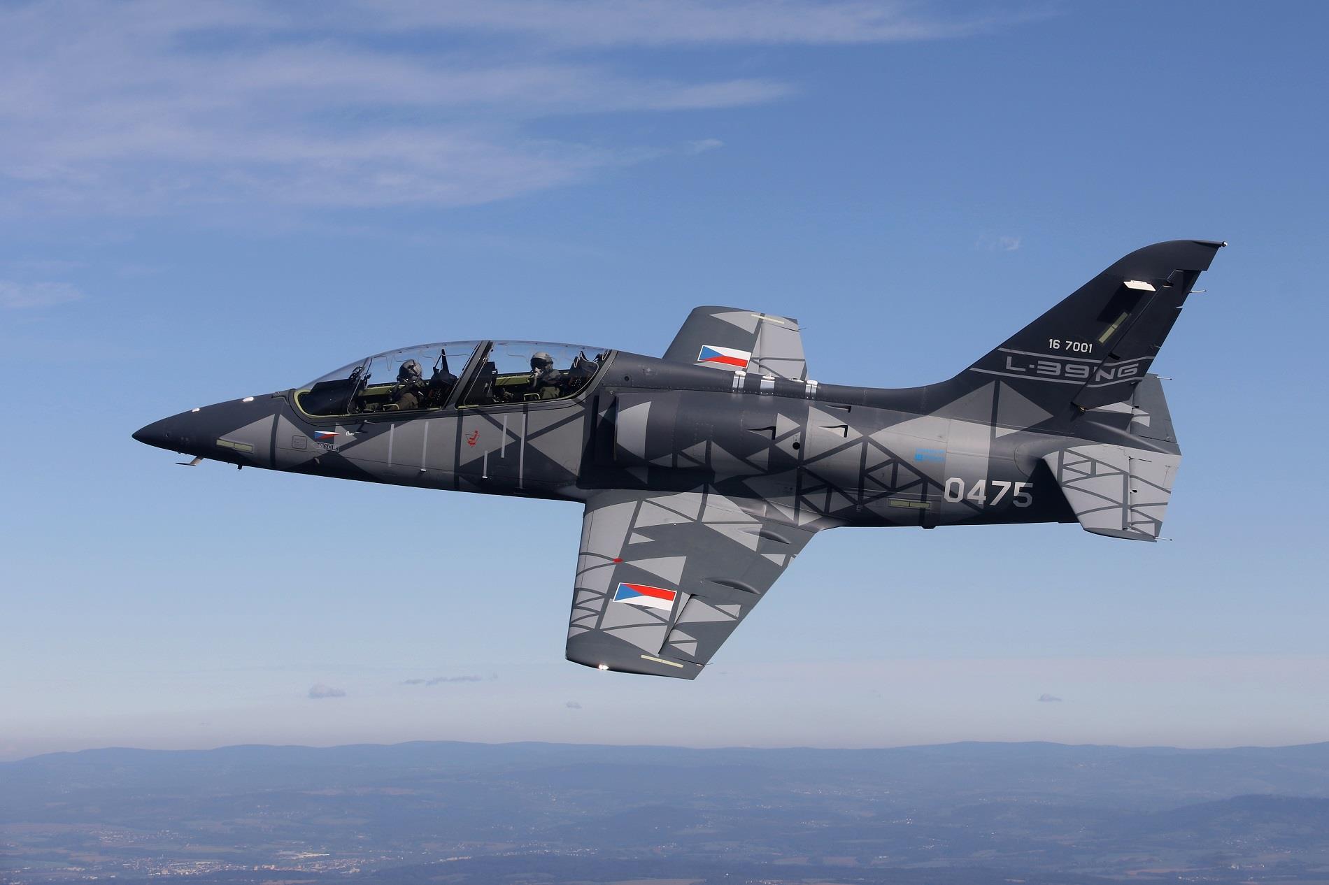 L-39NG passes key fuselage strength test | News | Flight Global