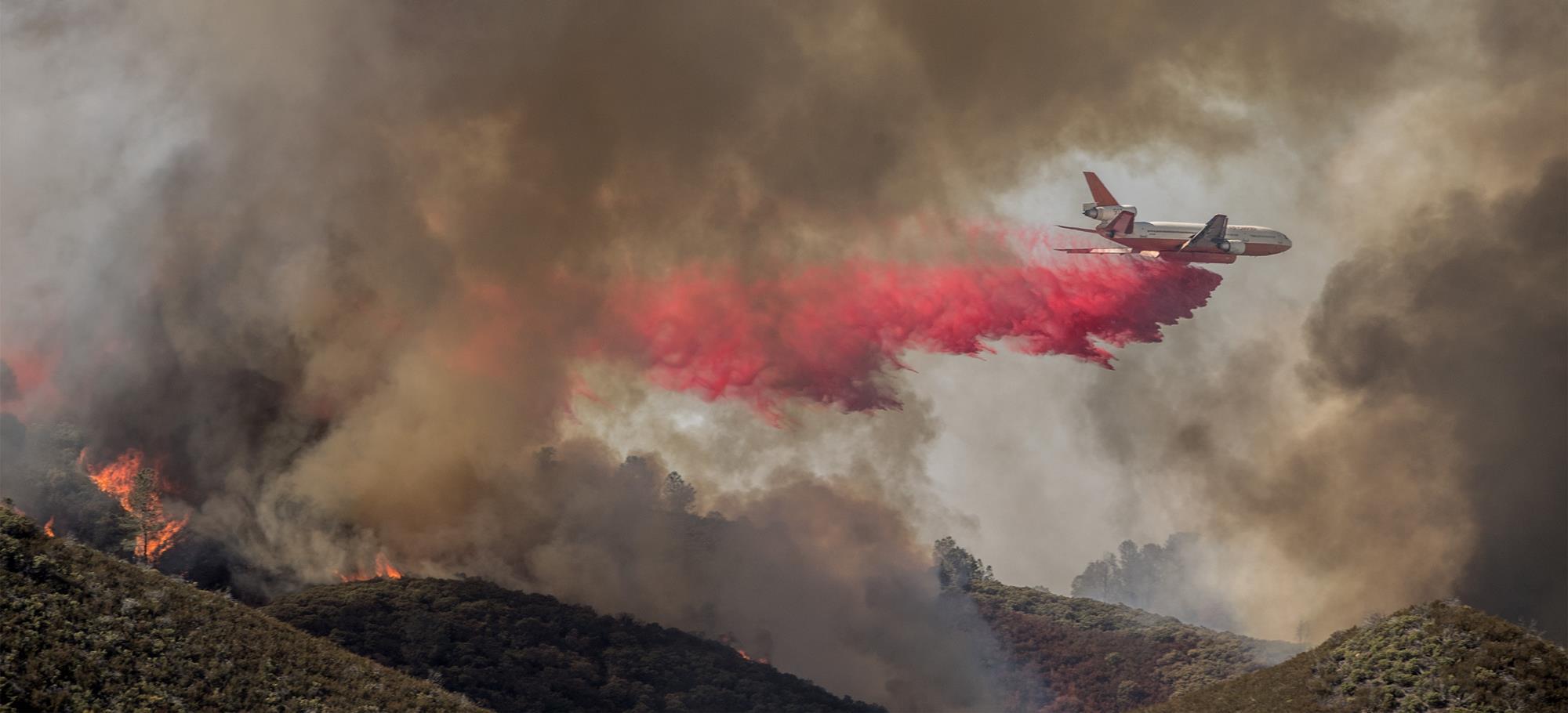 California’s aerial firefighters face clear and present dangers | In ...