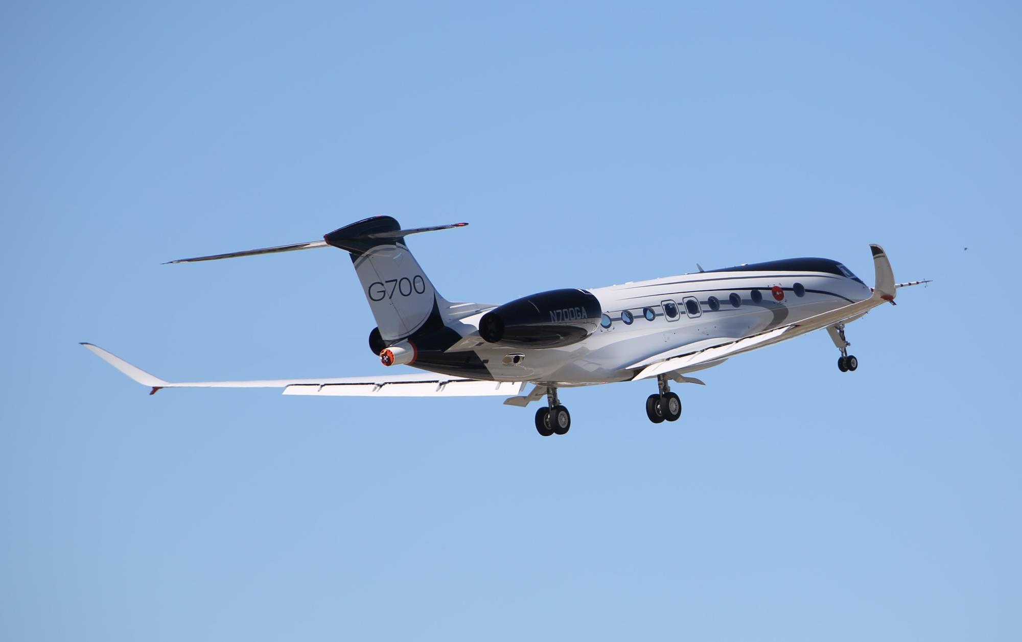 Gulfstream G700 airborne as flight-testing begins | News | Flight Global