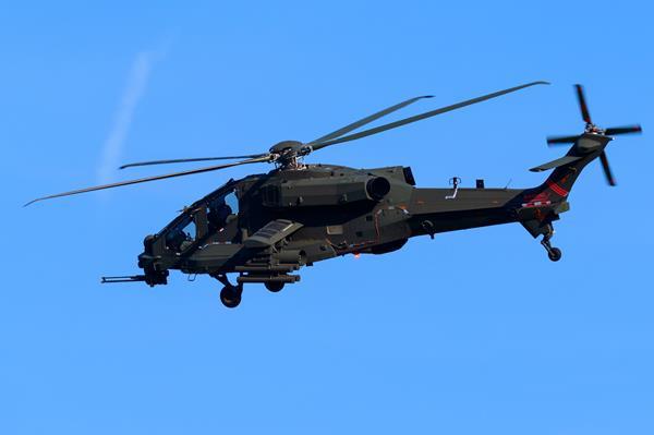 Leonardo flies AW249 attack helicopter pair as second Fenice prototype ...