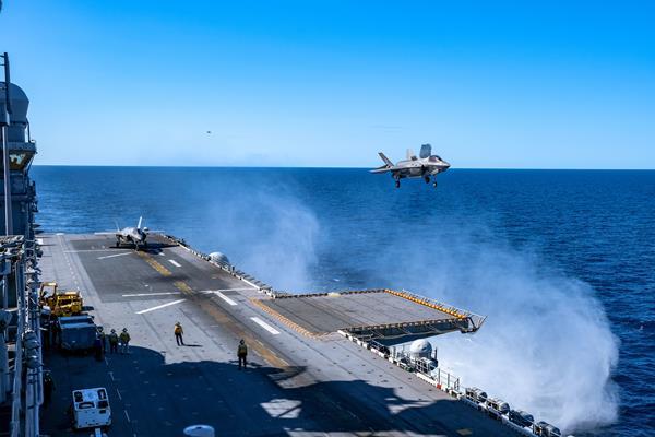 US Navy, Marines complete first test of ‘lightning carrier’ concept ...