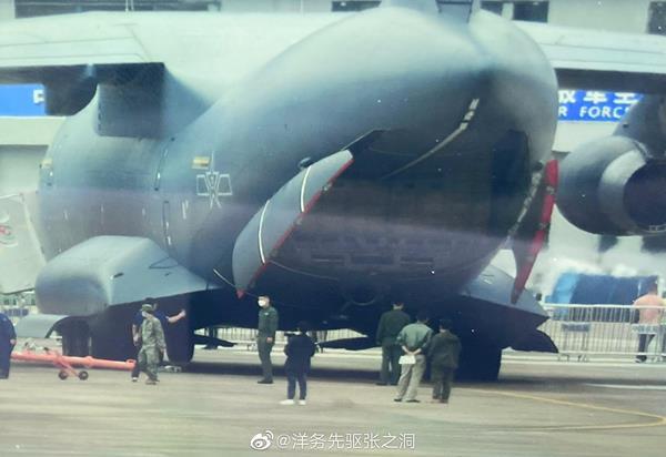 Zhuhai static display offers insights into H-6K bomber, Y-20U tanker ...