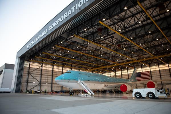 Sierra Nevada begins modifying first 747-8 for ‘Doomsday’ jet ...