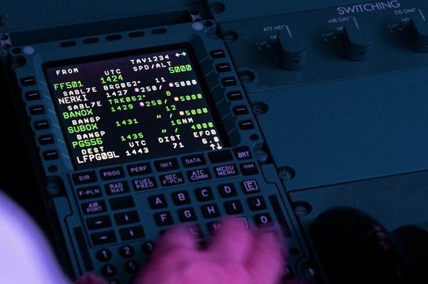 Airbus to introduce new Thales flight-management system across range ...