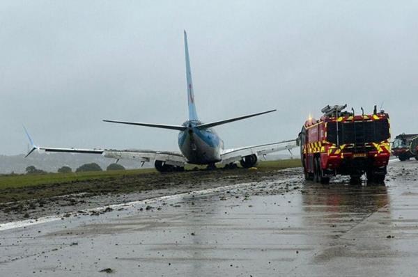 TUI 737 excursion crew could have kept aircraft on Leeds runway ...