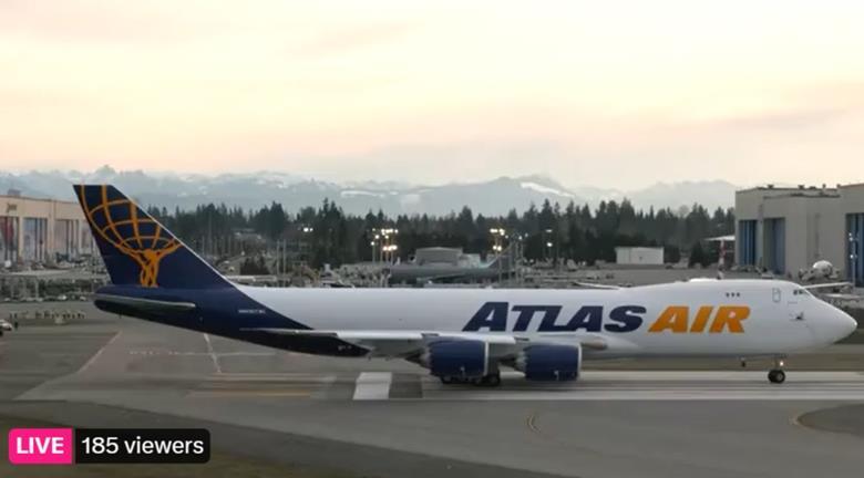 Final Boeing 747 departs Everett for its new home | News | Flight Global