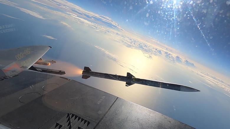 Anduril Raytheon test advanced rocket motor air-to-air weapons highly ...