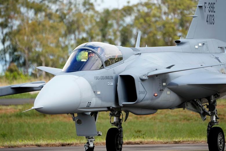 Brazil puts Gripen E into operational service | News | Flight Global