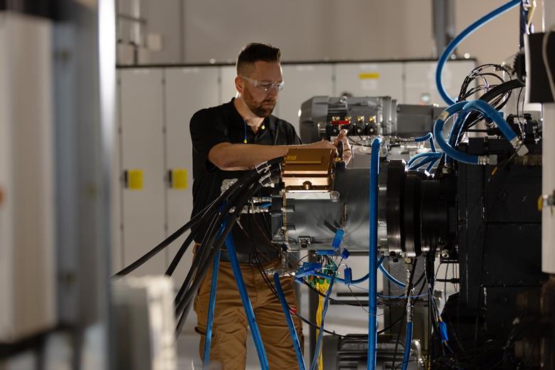 Collins opens new Illinois electric propulsion laboratory ‘The Grid ...