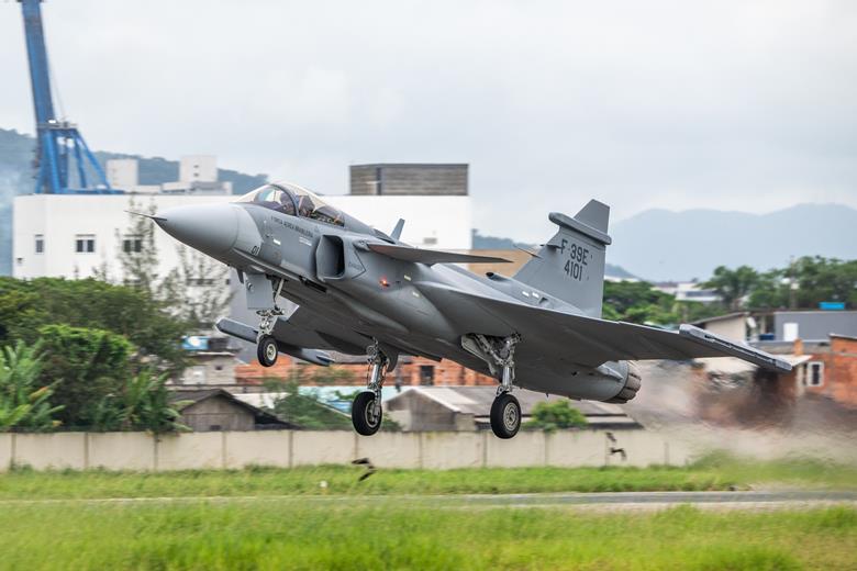 Gripen grin: why Saab’s E-model fighter is ready to soar | Analysis ...