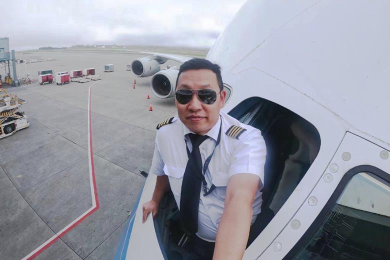 China Southern celebrates A380 pilot who spent 189 days quarantined in ...