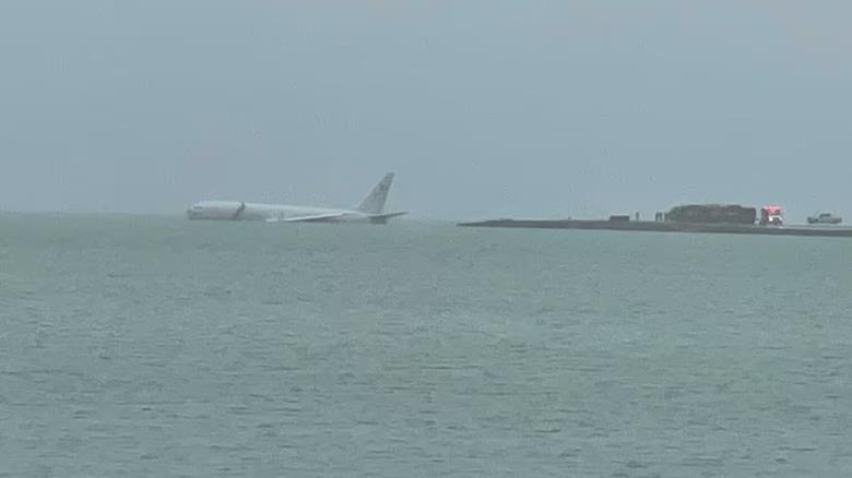 US Navy P-8A overshoots runway and ends up in sea | News | Flight Global