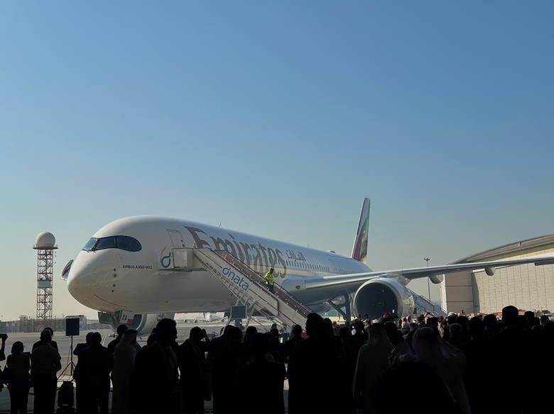 ‘Expansionist’ Emirates unveils first A350 and waits on arrival of ...