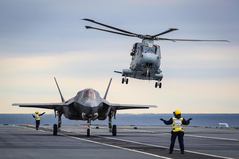 UK extends Merlin operations until 2040 | News | Flight Global