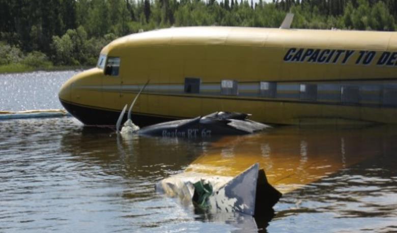 DC-3 crashed after accidental lever nudge cut fuel to engines | News ...