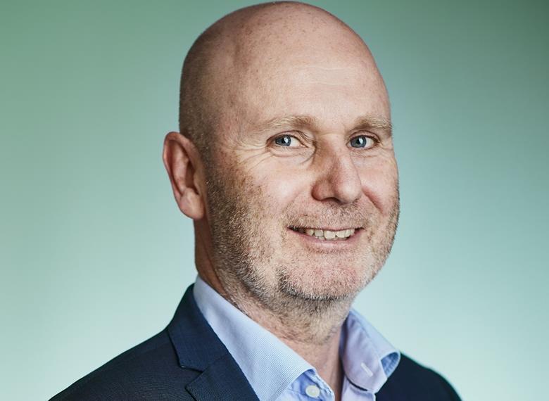 Flyr chief steps down as carrier bids to overcome financial strife ...