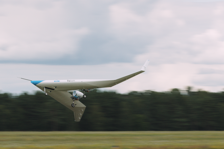 ‘Flying-V’ model embarks on first test flight — with Airbus support ...