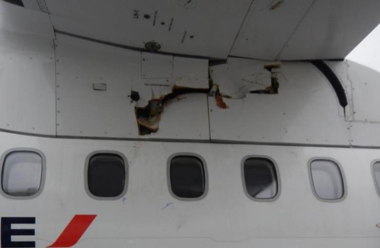 ATR gear door hit wing root after in-flight separation | News | Flight ...