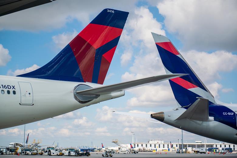 Delta Air Lines Airbus A350 jet appears to have been hit by gunfire in ...