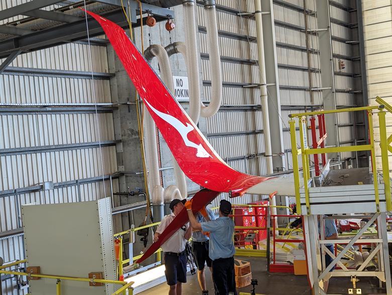 Qantas to install split scimitar winglets on 737s in sustainability ...